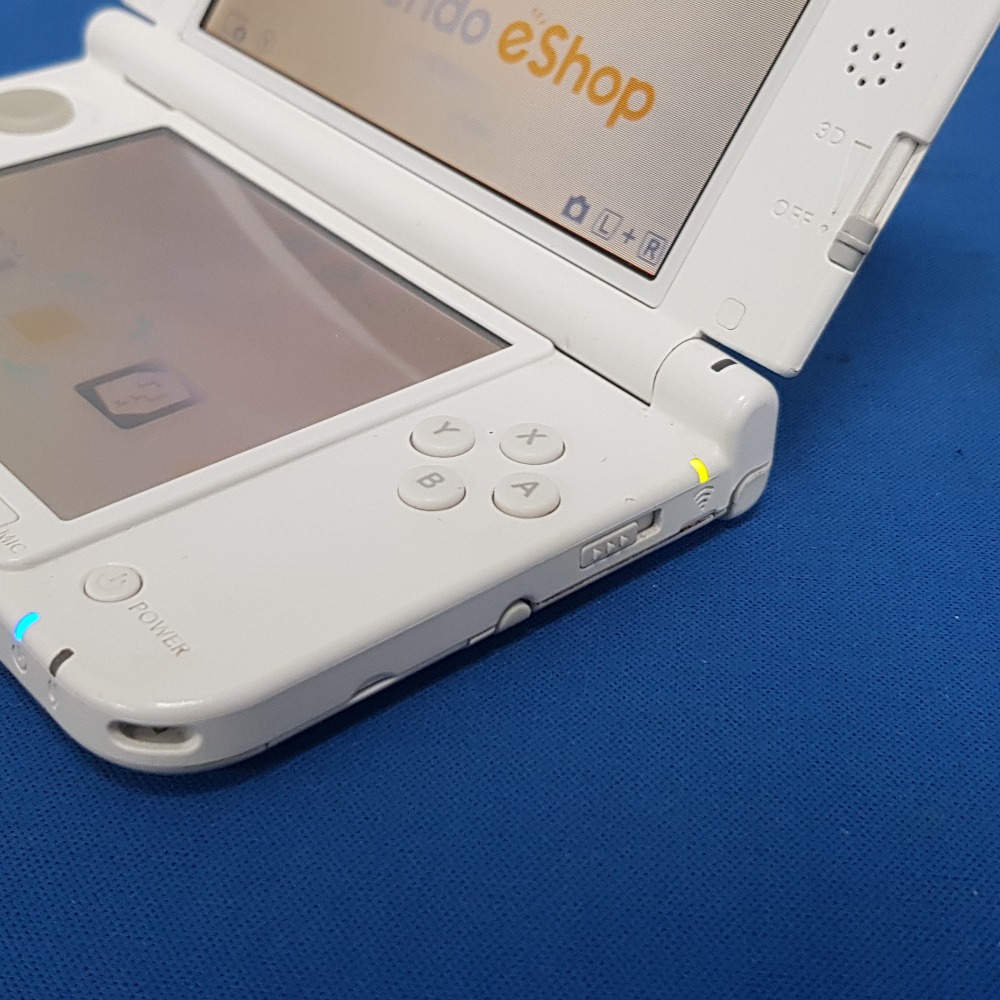 Pre-owned Nintendo 3DS XL - White - Own4Less